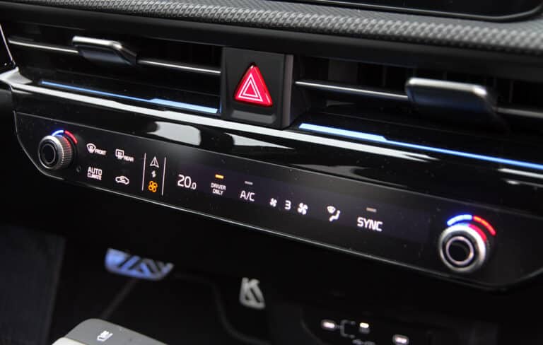 Test: Facelift gør velkørende Kia EV6 endnu bedre - Hvilkenbil.dk